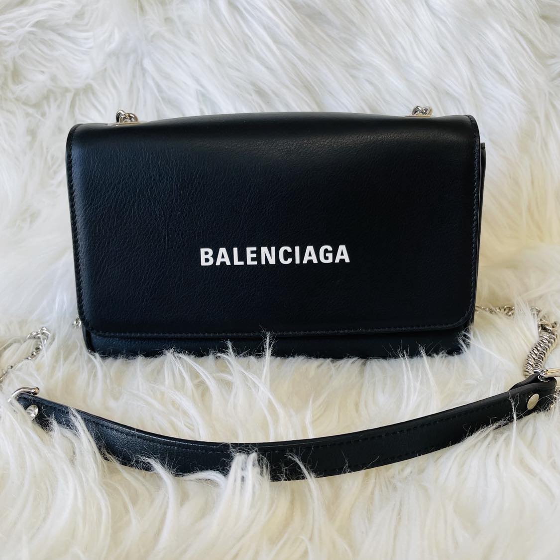 BALENCIAGA Black Leather Everyday Wallet On Chain Crossbody Bag - Katy ...
